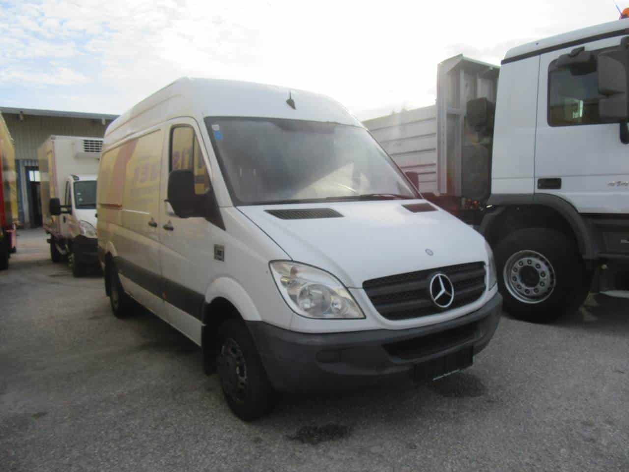 ΚΛΟΥΒΑ MERCEDES-BENZ 519 CDI ’11 EURO 5 – Βράκας Φορτηγά